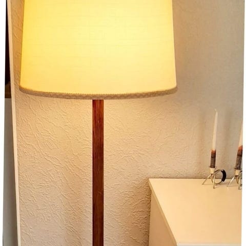 Trearmad golvlampa teak 60-tal | Blocket