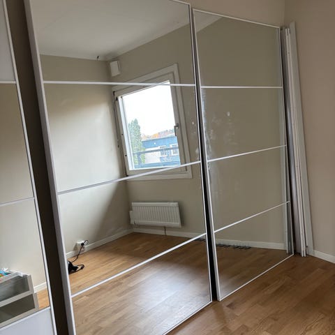 Pelly Opal spegelskjutdörrar och skenor | Blocket