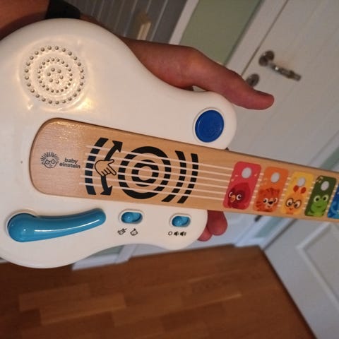 Elgitarr för barn | Blocket