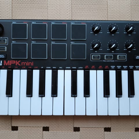 AKAI Professional MPK Mini MK3 | Blocket