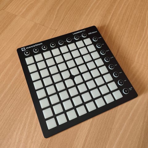 Novation Launchpad X MIDI-kontroller | Blocket