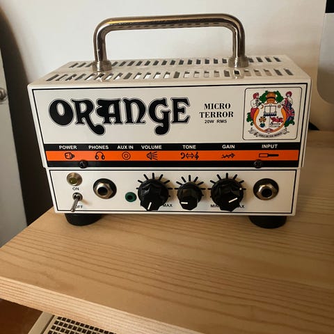 Orange Tiny Terror | Blocket