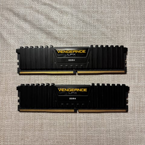 Corsair Vengeance LPX RAM-minne DDR4 2466mhz | Blocket