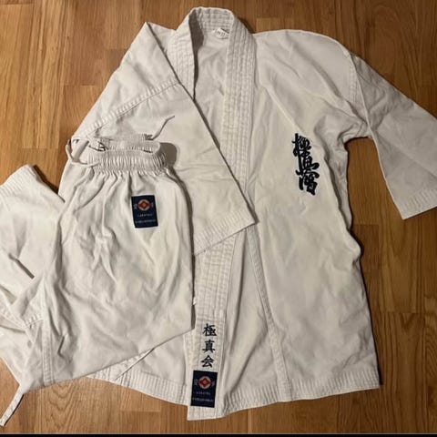 Kampsportdräkt barn storlek 164 vit | Blocket