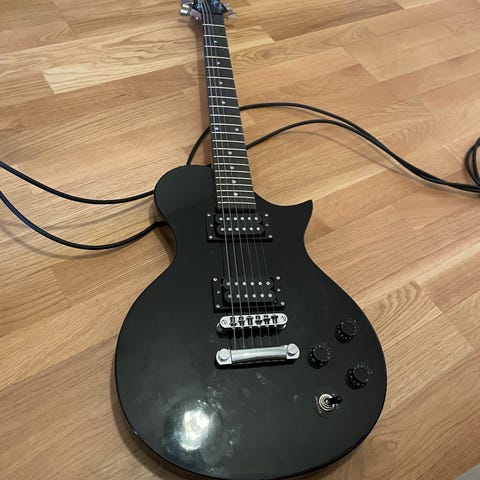 Elgitarr + förstärkare | Blocket