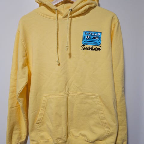 Maya Delorez hoodie | Blocket