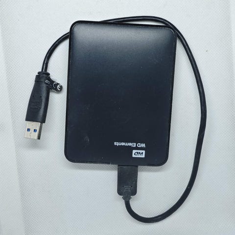 WD Elements 2TB extern hårddisk – 2 st, knappt använda | Blocket