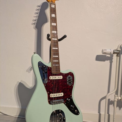 Squier Showmaster Elgitarr svart | Blocket