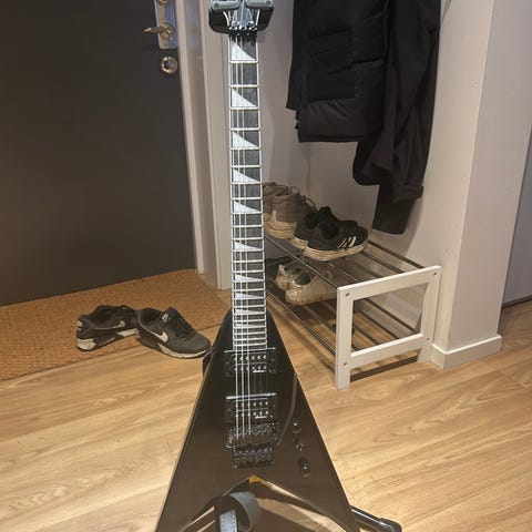 Jet JS600 Trans Purple Elgitarr + Gigbag | Blocket