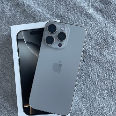 Apple iPhone 16 Pro 128 GB vit | Blocket