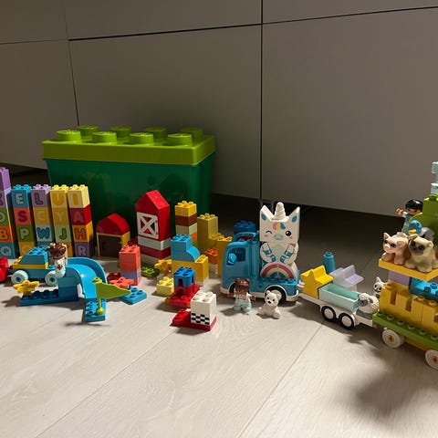 LEGO Duplo Alphabet Truck – lärorik och rolig leksak! | Blocket