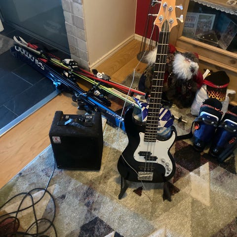 Fynda! Elgitarr Gould inkl mjukcase perfekt för nybörjare | Blocket