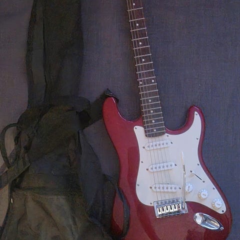 Elgitarr + förstärkare | Blocket