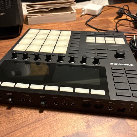 Native Instruments Maschine mk3 - Groovebox/Ljudkort | Blocket