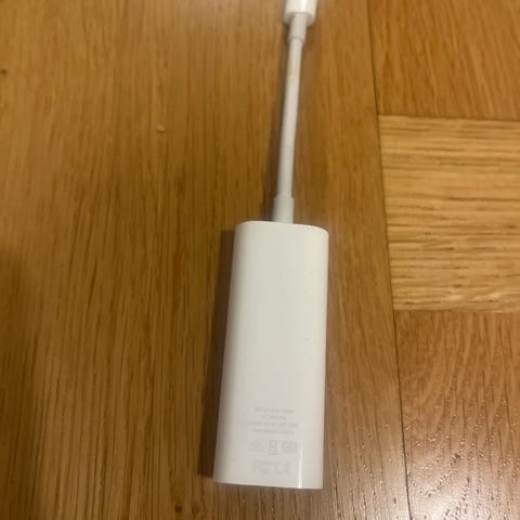 Apple Thunderbolt 3 (USB-C) till Thunderbolt 2-adapter | Blocket