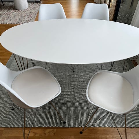 Matbord och 6 stolar från ellos | Blocket