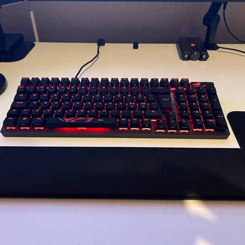 Rog strix tangentbord | Blocket