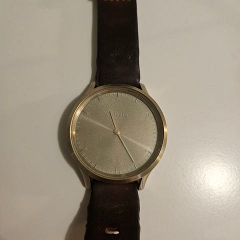 Garmin Vivoactive 4S Smartwatch + Charger (Good condition) | Blocket