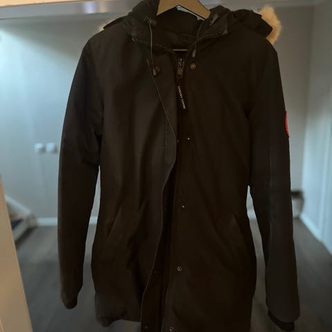 Canada Goose vinterjacka dam M svart dun | Blocket