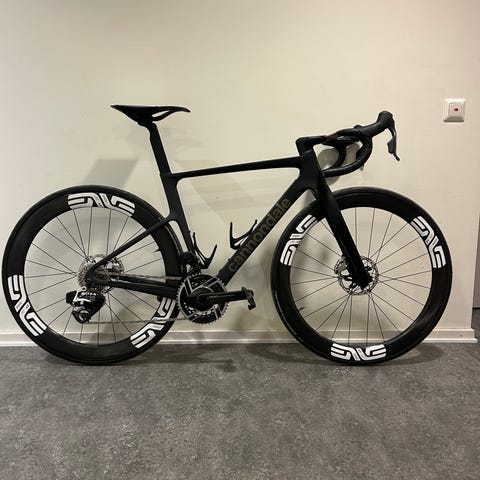 Säljes: Helt ny Trek Madone SL 6 AXS Gen 8 Gloss Dark Star/Matte Deep ...