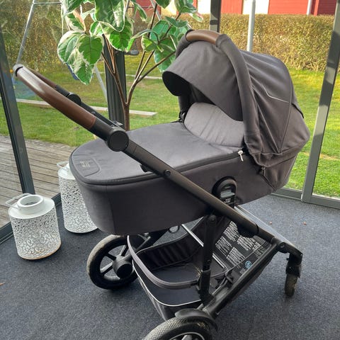 Britax Römer Smile III komplett paket – nytt chassi & nya däck 2025 ...