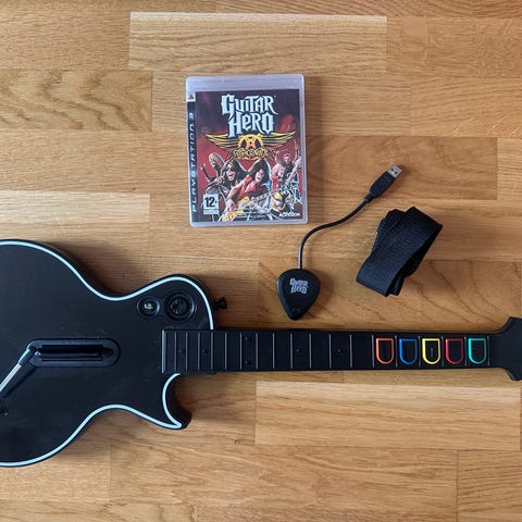 Guitar Hero gitarr till PS3/PS4/PS5, Xbox 360 och PC | Blocket