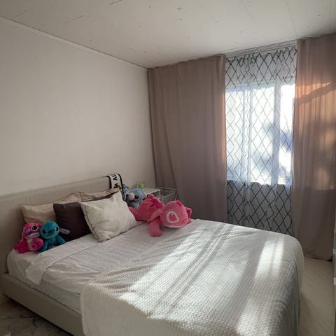 Ekens Essens ramsäng 140x200 beige med 9800 kr madrass | Blocket