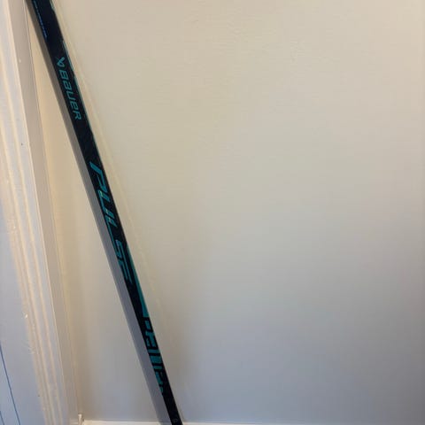 Bauer hockeyklubba svart PM right 70 flex. Svart flylite | Blocket