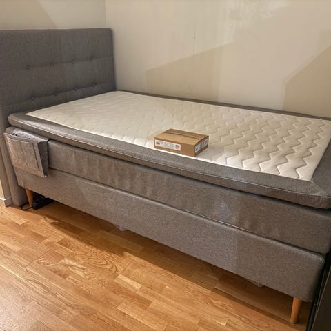 IKEA säng med madrass | Blocket
