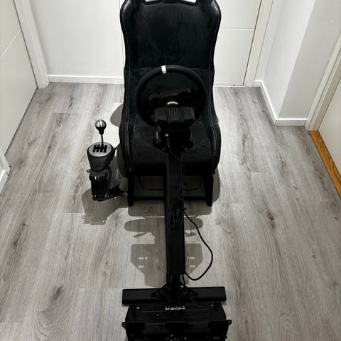 Playseat Evolution + Logitech G920 + Växelspak | Blocket
