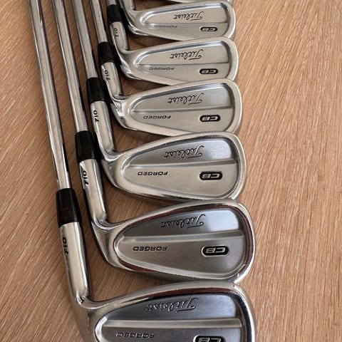 Titleist AP2 716 järn 4–9 + PW med KBS Tour C-Taper. | Blocket