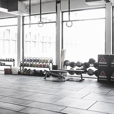 Abilica Half Rack 40 +Extra Jhooks +Dip Attachment i Nyskick | Blocket