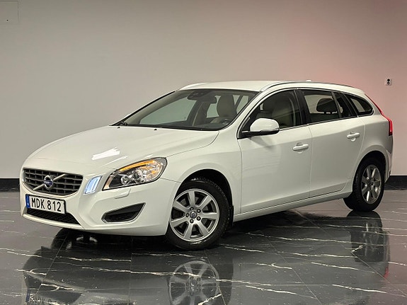 Begagnad bil till salu: Volvo V60 - 2012 - Vit - 163 Hk - Kombi | BLOCKET