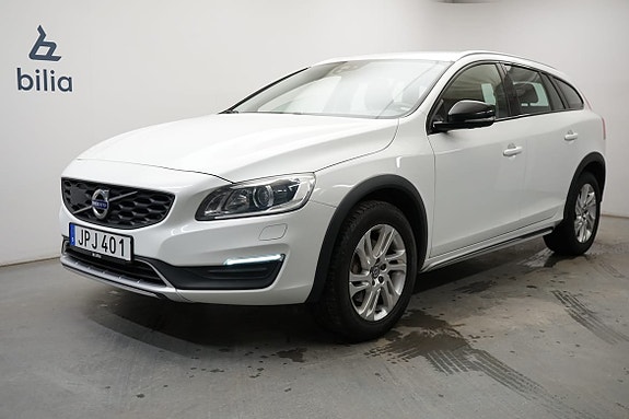 Begagnad bil till salu: Volvo V60 Cross Country - 2017 - Vit - 192 Hk ...